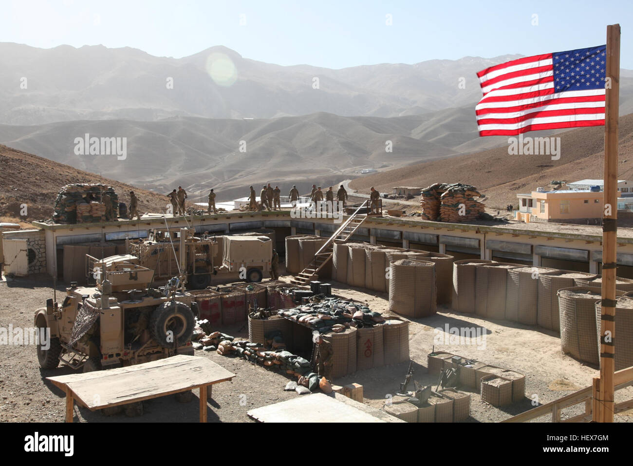 Soldiers with Bravo Troop, 1st Squadron, 113 Cavalry Regiment fortify ...