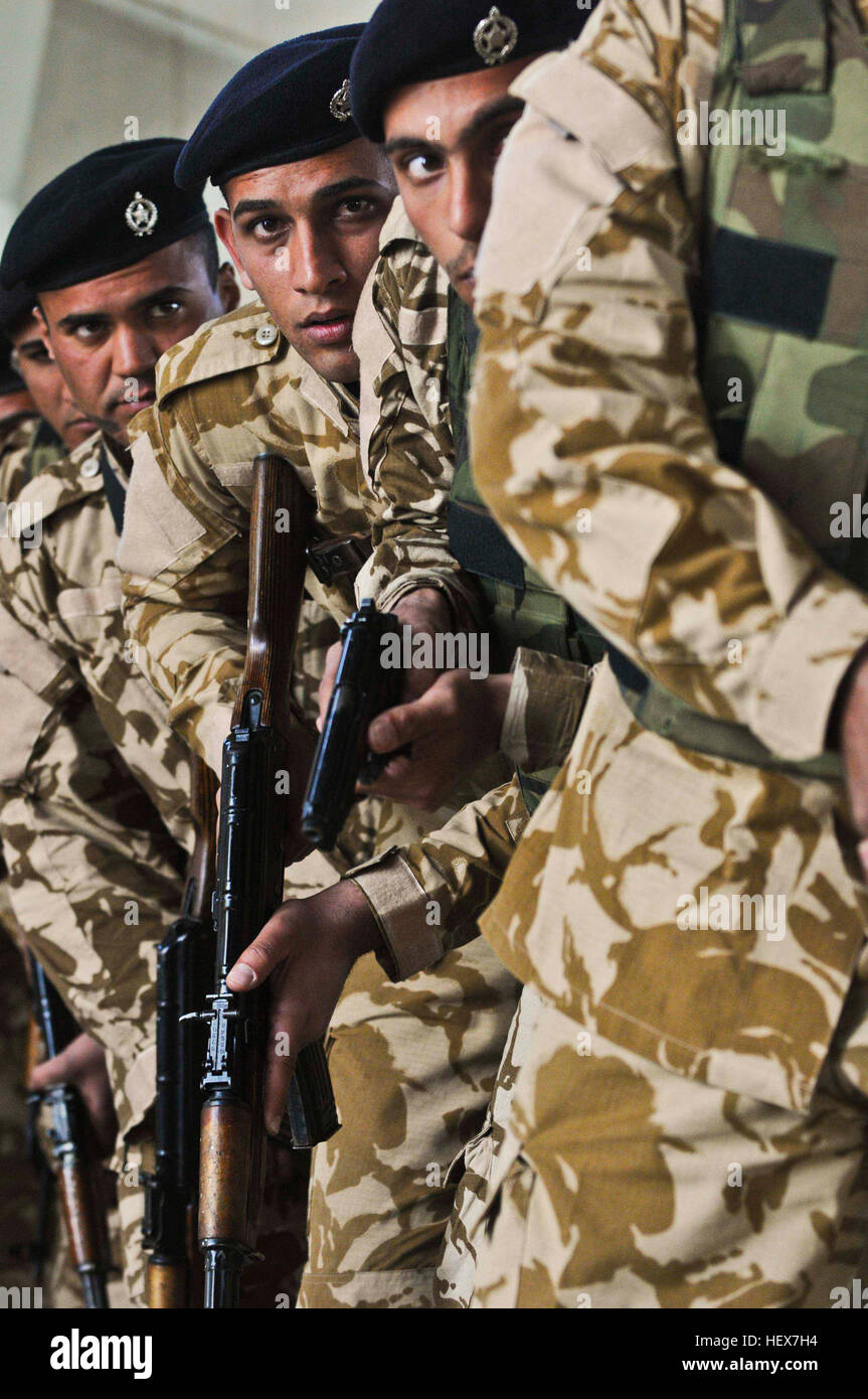 U.S. and allied soldiers train the first Iraqi SWAT team in the country ...