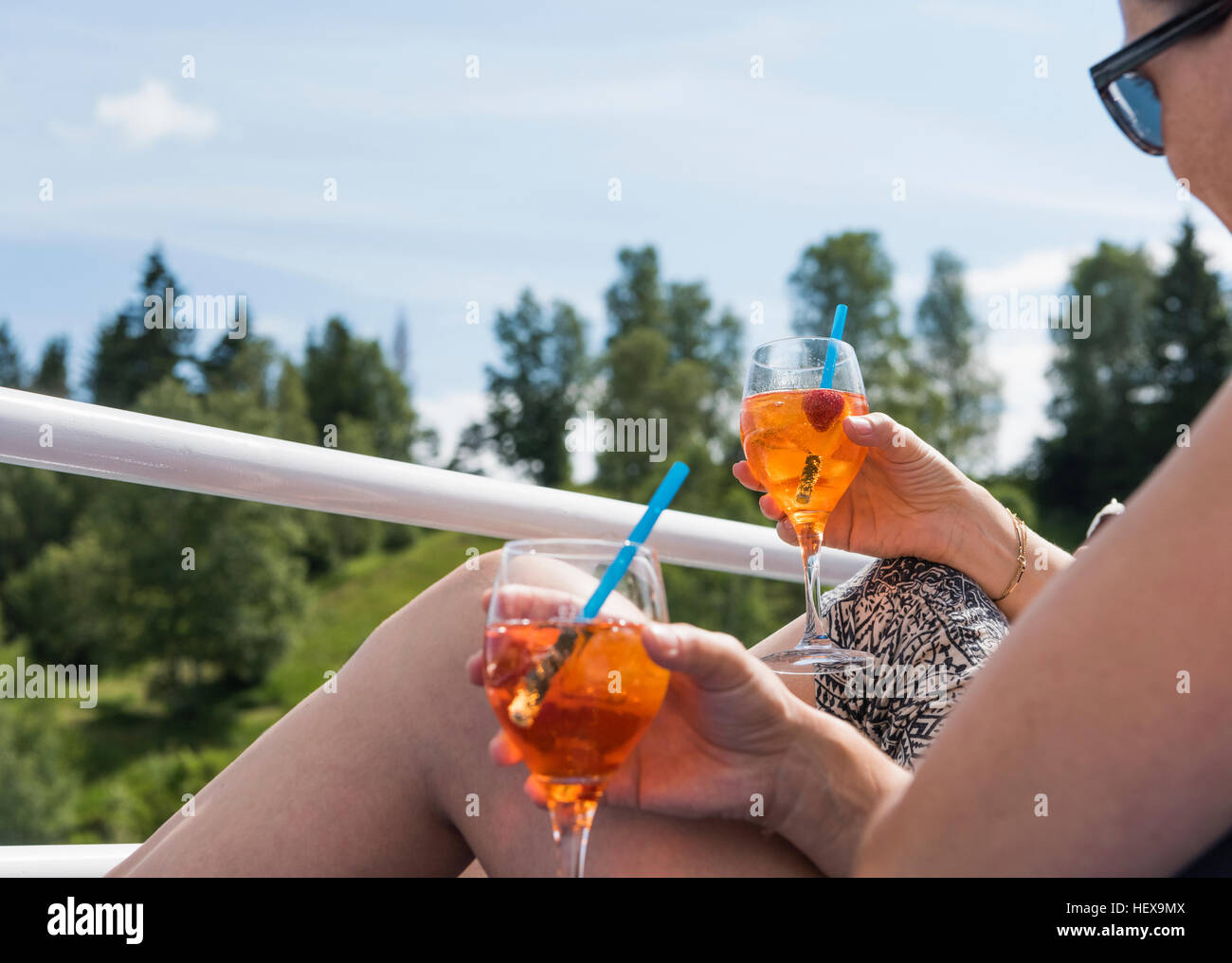 Two cocktails aperol spritz hi-res stock photography and images - Alamy