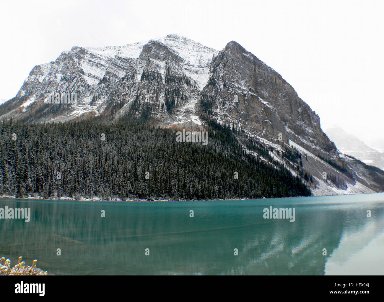 This image captures the stunning alpine scenery of Banff National Park ...