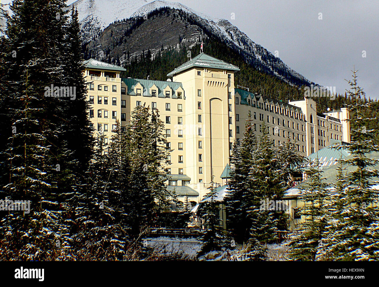 A stunning photograph of the alpine scenery in Banff National Park ...