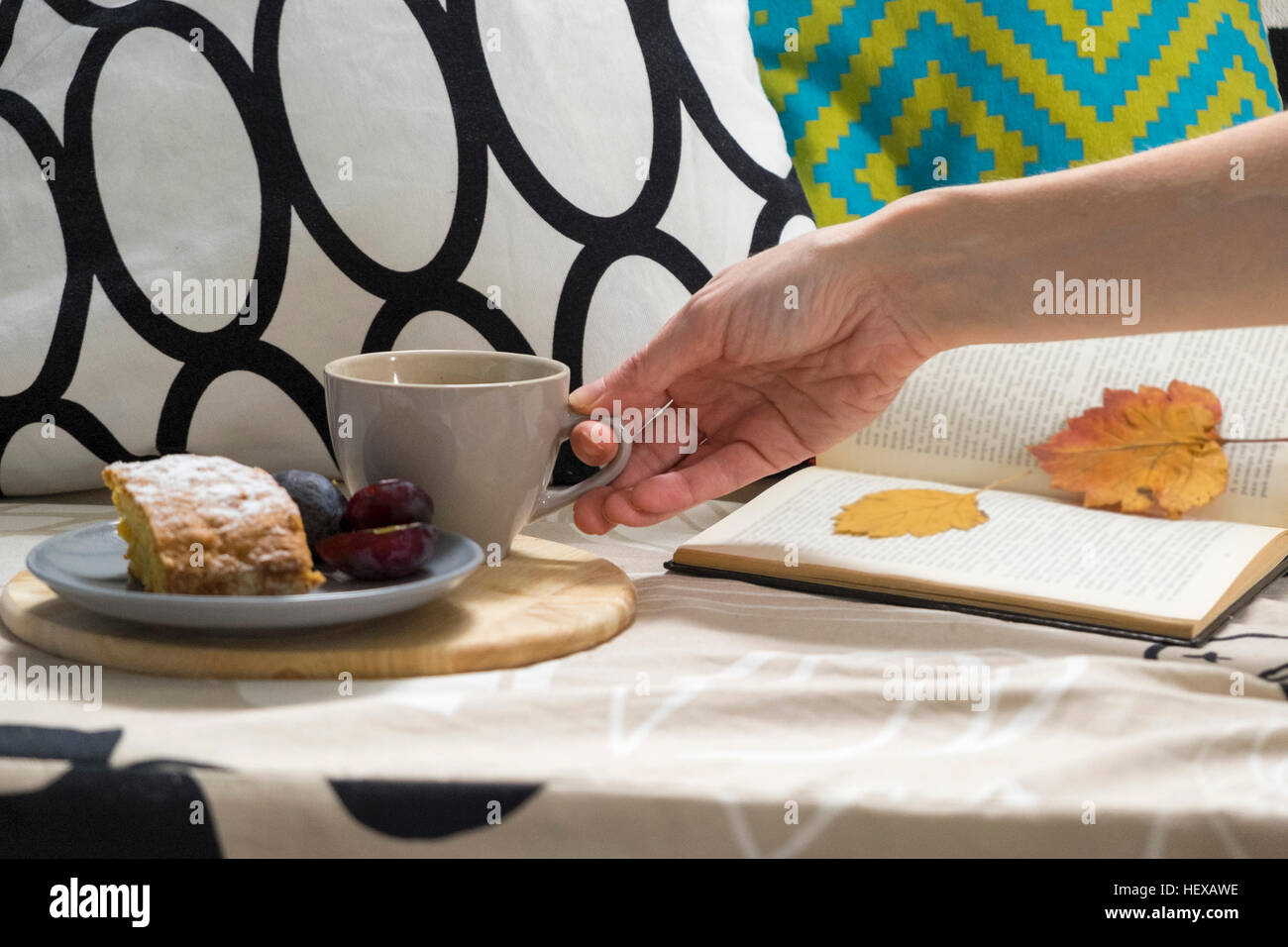 Hand cake hi-res stock photography and images - Alamy