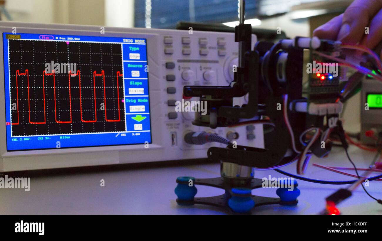 Electronic monitor hi-res stock photography and images - Alamy
