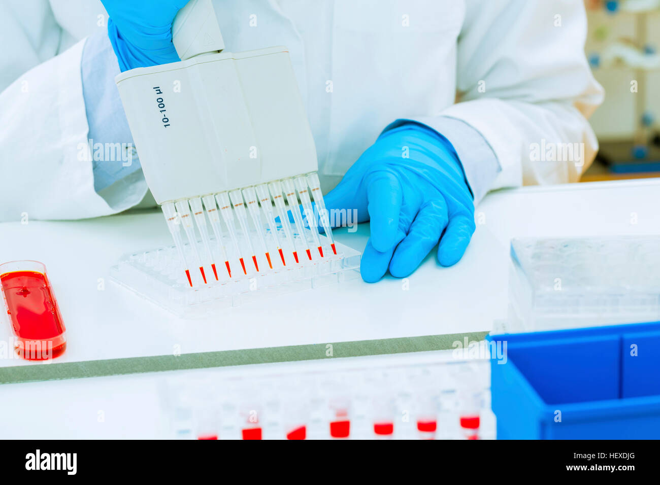 Micropipettes hi-res stock photography and images - Alamy