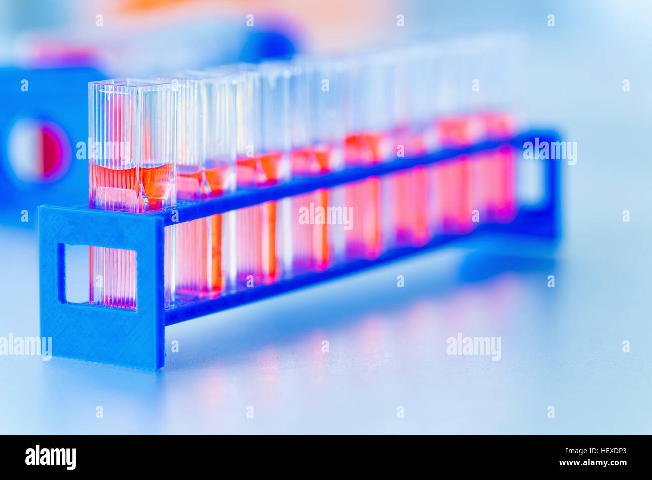 Rack test tubes containing liquid hi-res stock photography and images ...