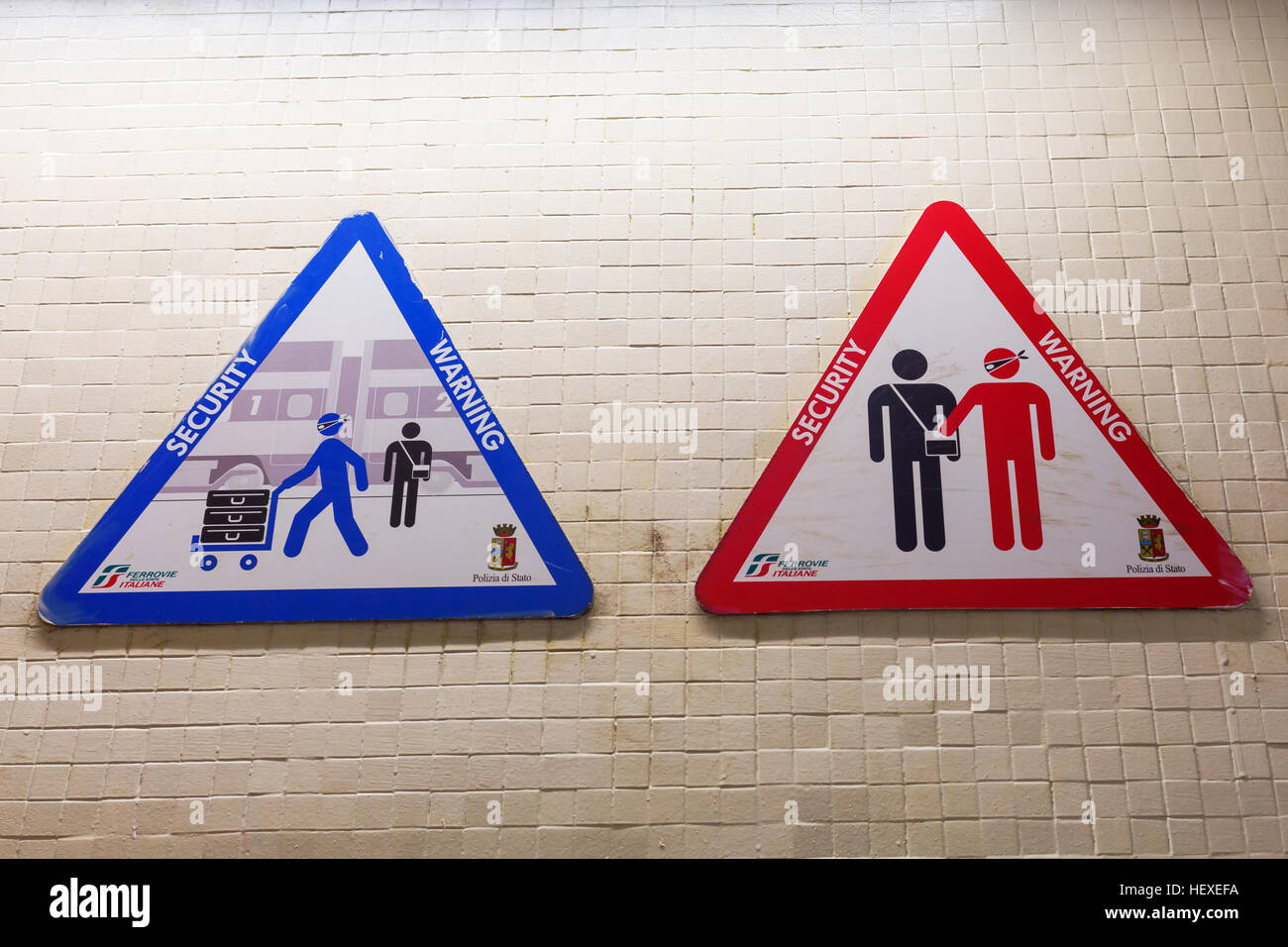 Warning sign pickpocketing hi-res stock photography and images - Alamy