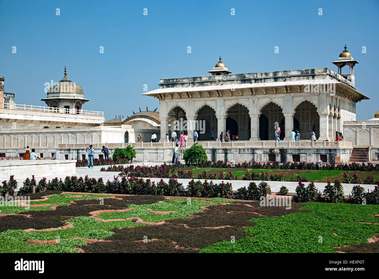 Garden and Khal Mahal (White Marble Palace), Agra Fort, aka Red Fort ...