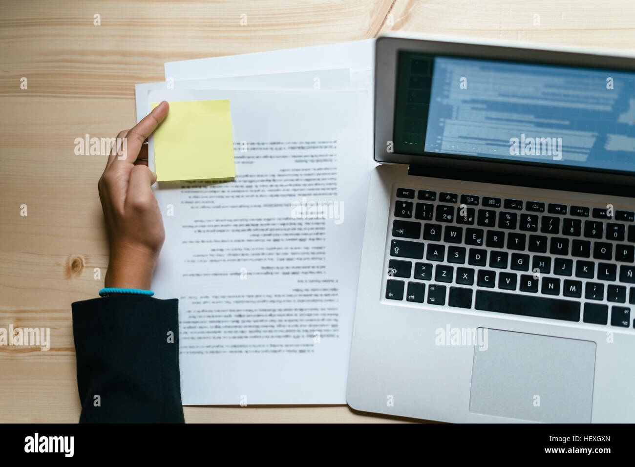 Note document hi-res stock photography and images - Alamy
