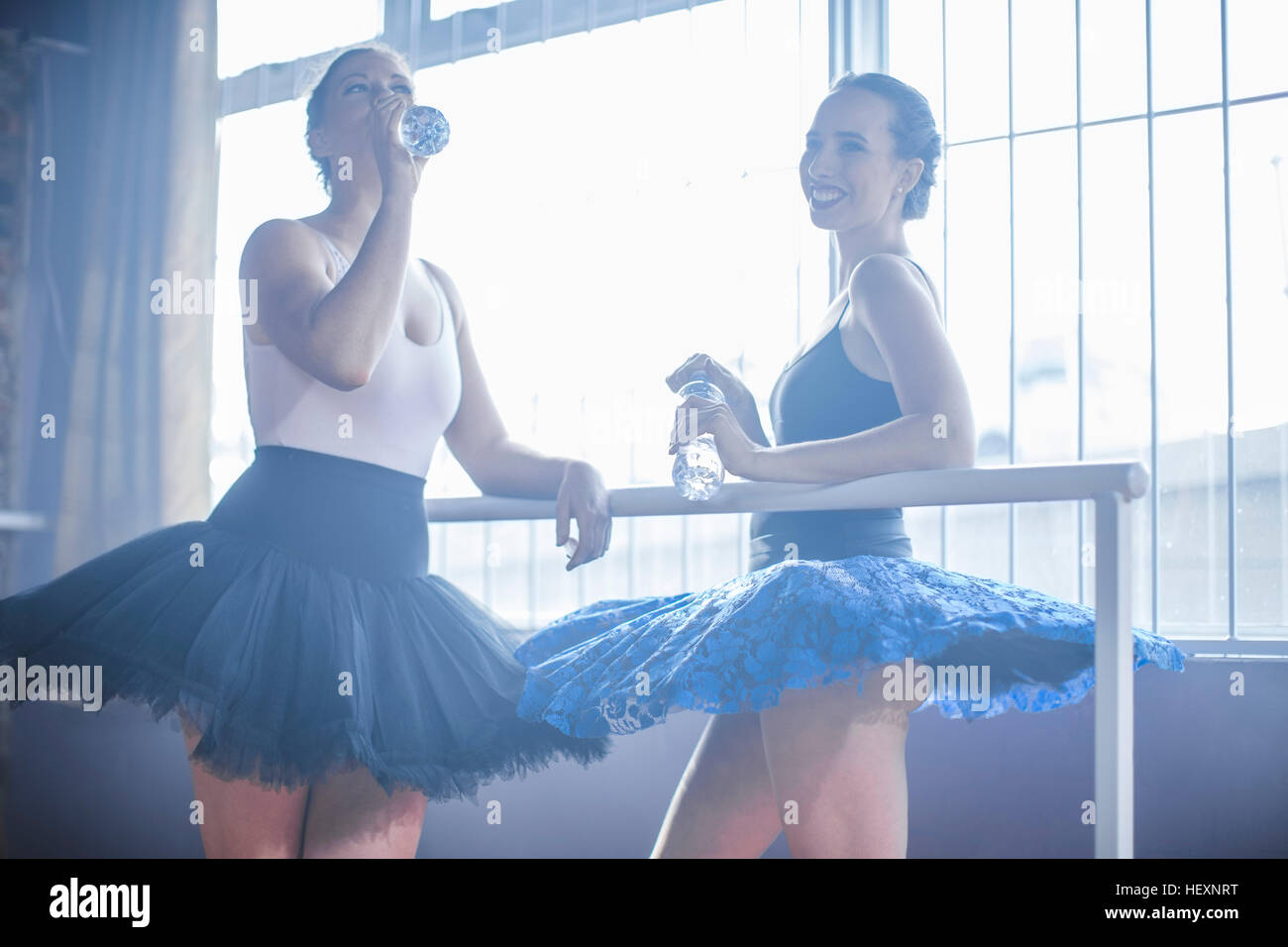 Two ballet dancers hi-res stock photography and images - Alamy