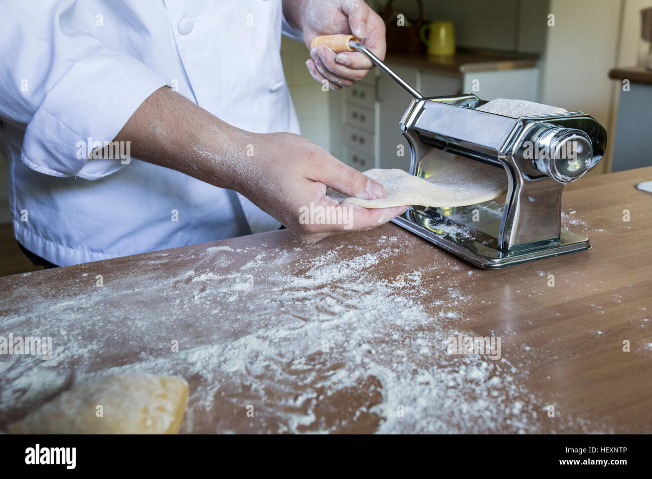 Using pasta maker hi-res stock photography and images - Alamy