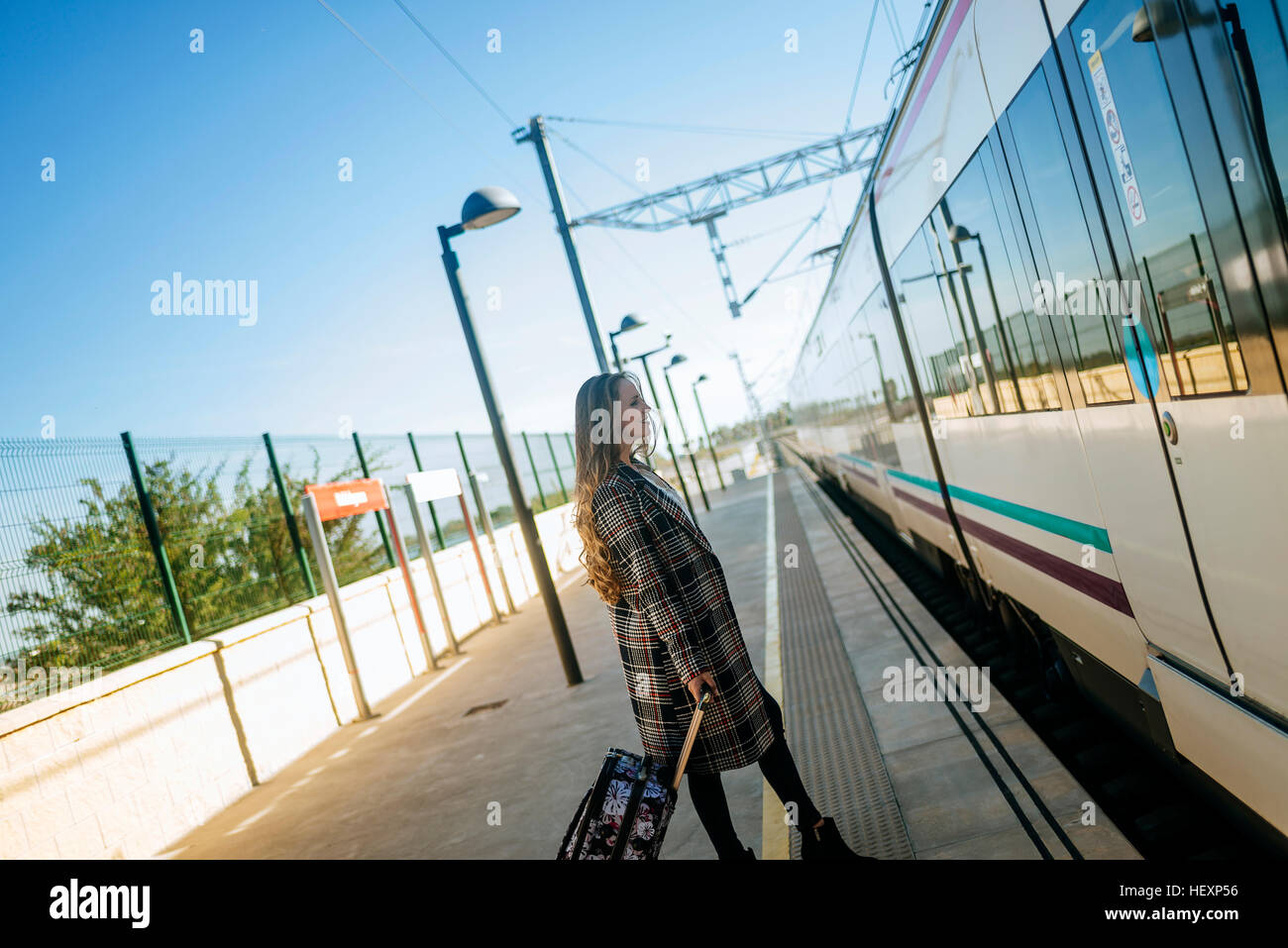Train coming towards you hi-res stock photography and images - Alamy