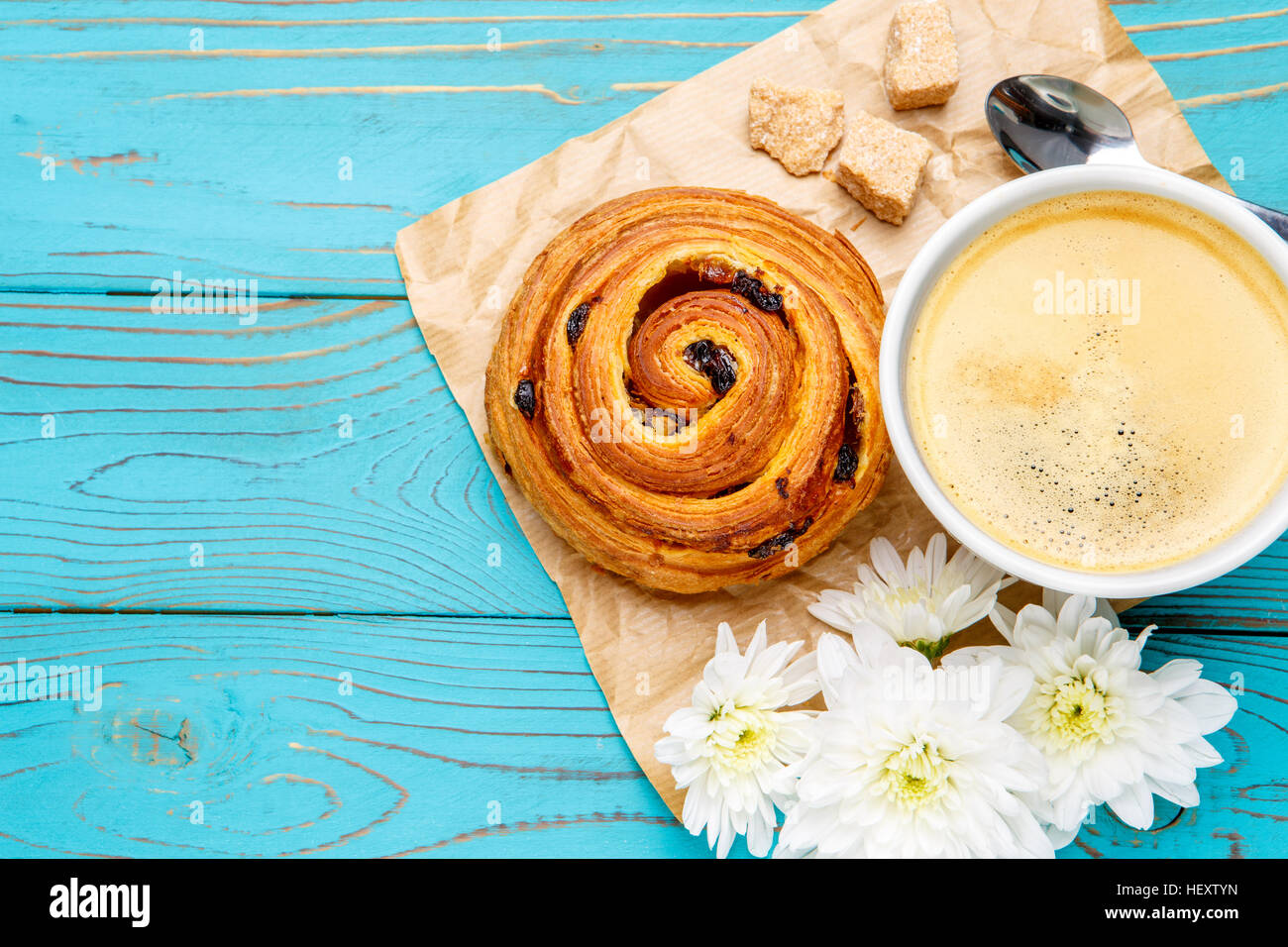 Cinnabon pastry hi-res stock photography and images - Alamy