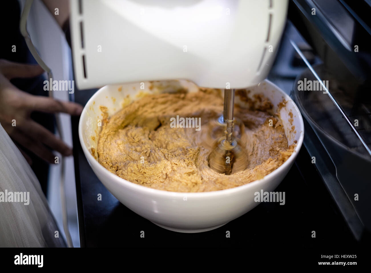 Mixing ingredients in bowl hi-res stock photography and images - Alamy
