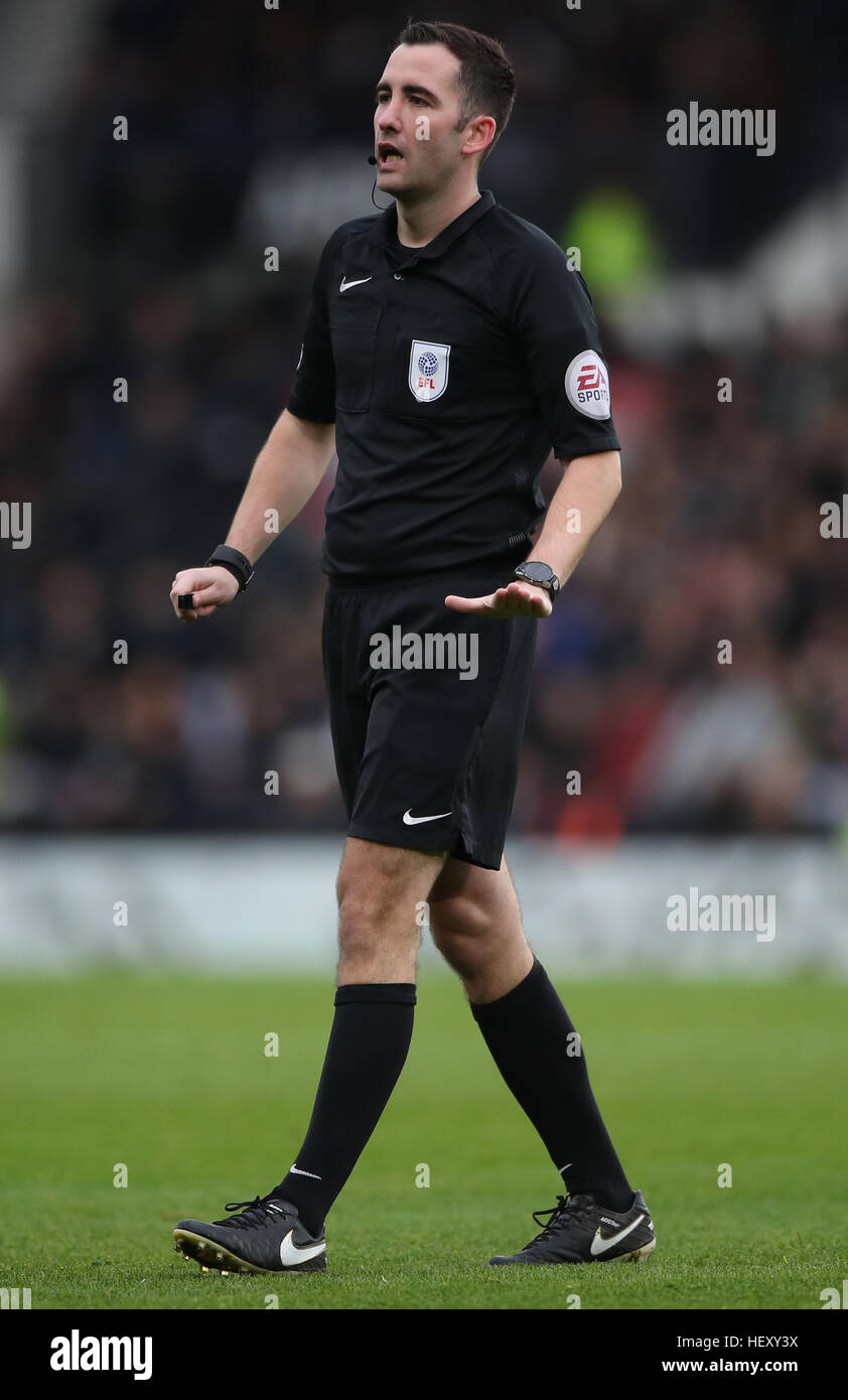 Referee Chris Kavanagh Stock Photo - Alamy