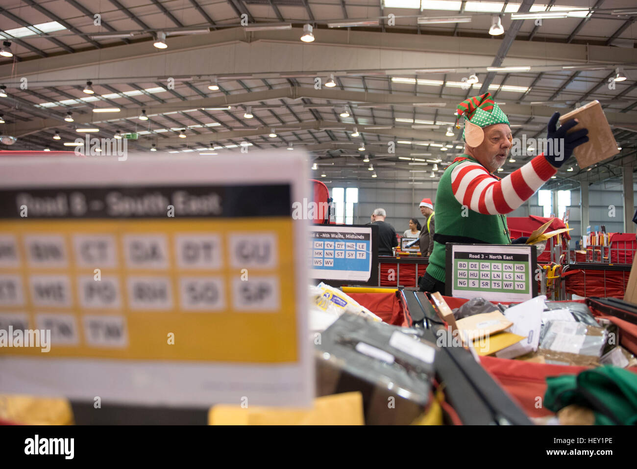 Mail sorting process hi-res stock photography and images - Alamy