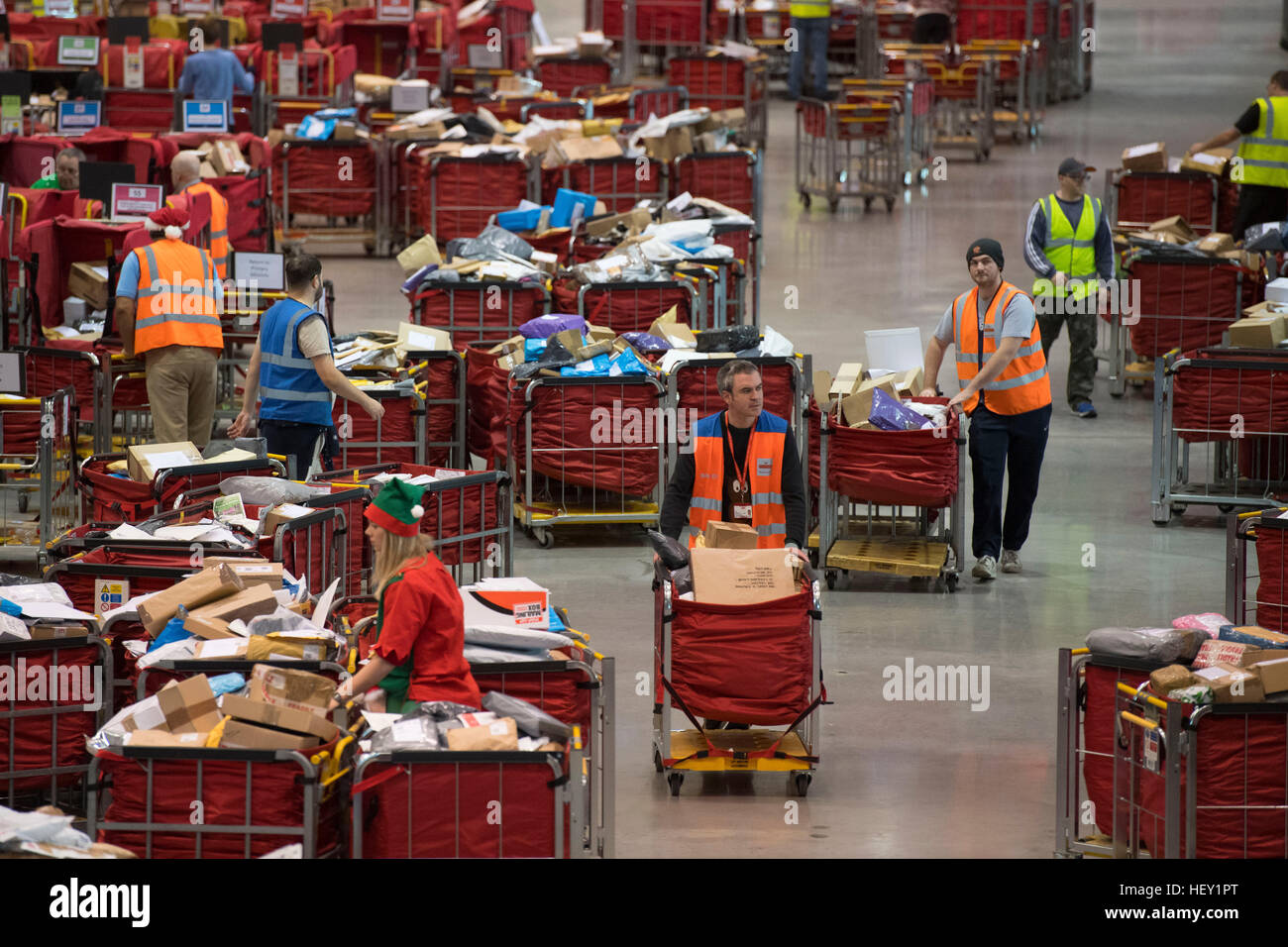 Royal mail sorting office christmas hi-res stock photography and images ...