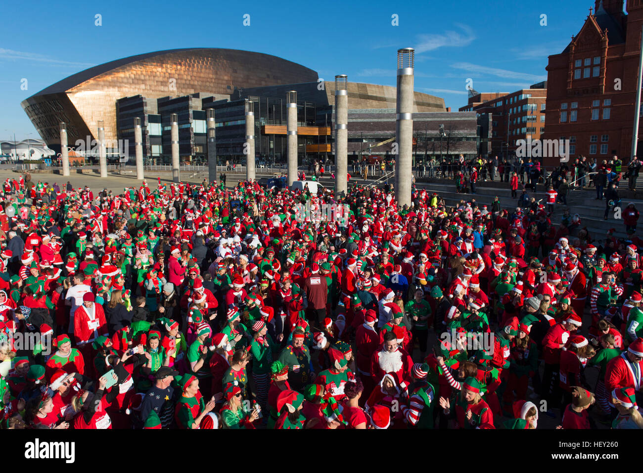 Cardiff bay christmas hi-res stock photography and images - Alamy