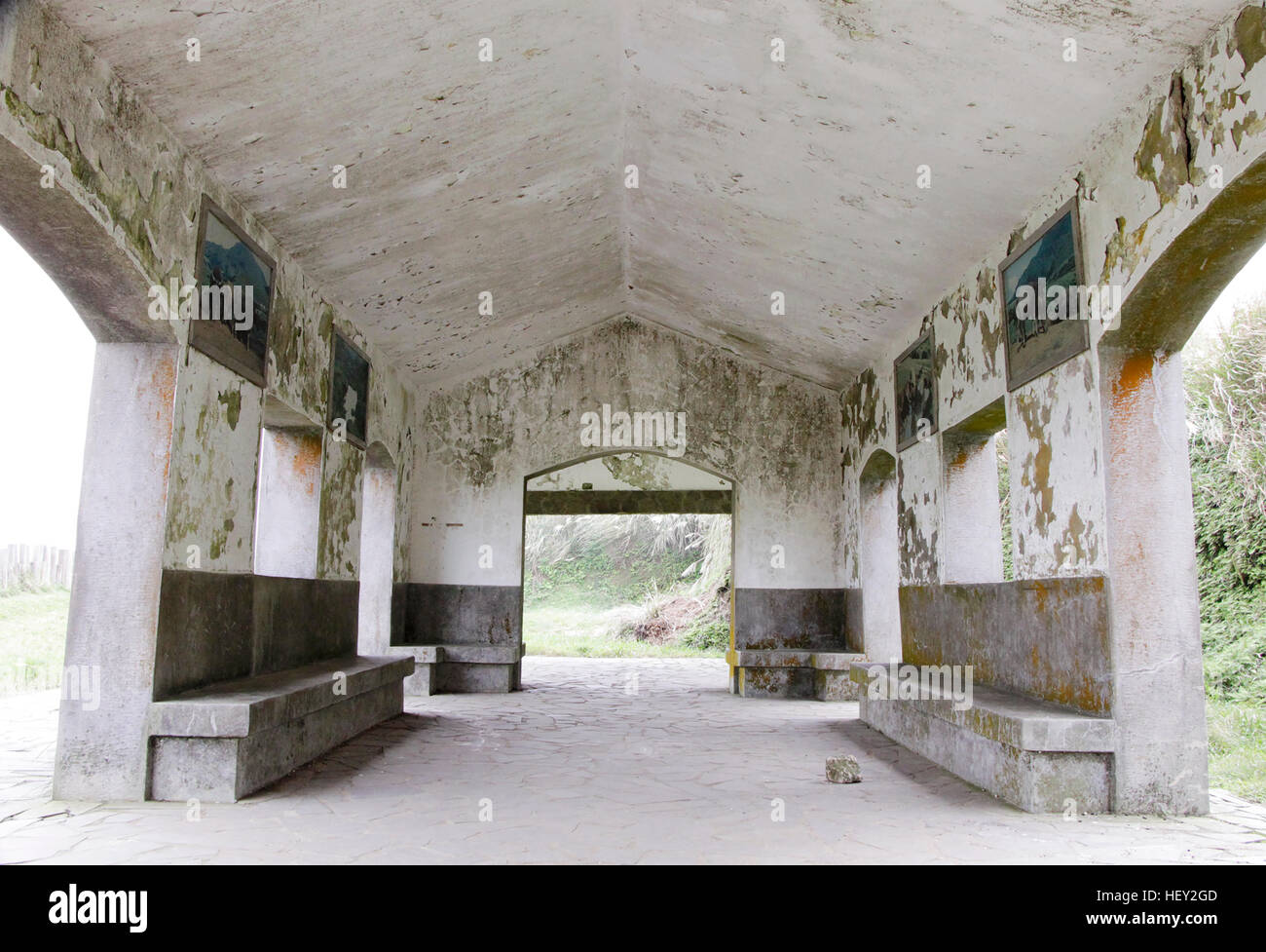 Open entry hi-res stock photography and images - Alamy