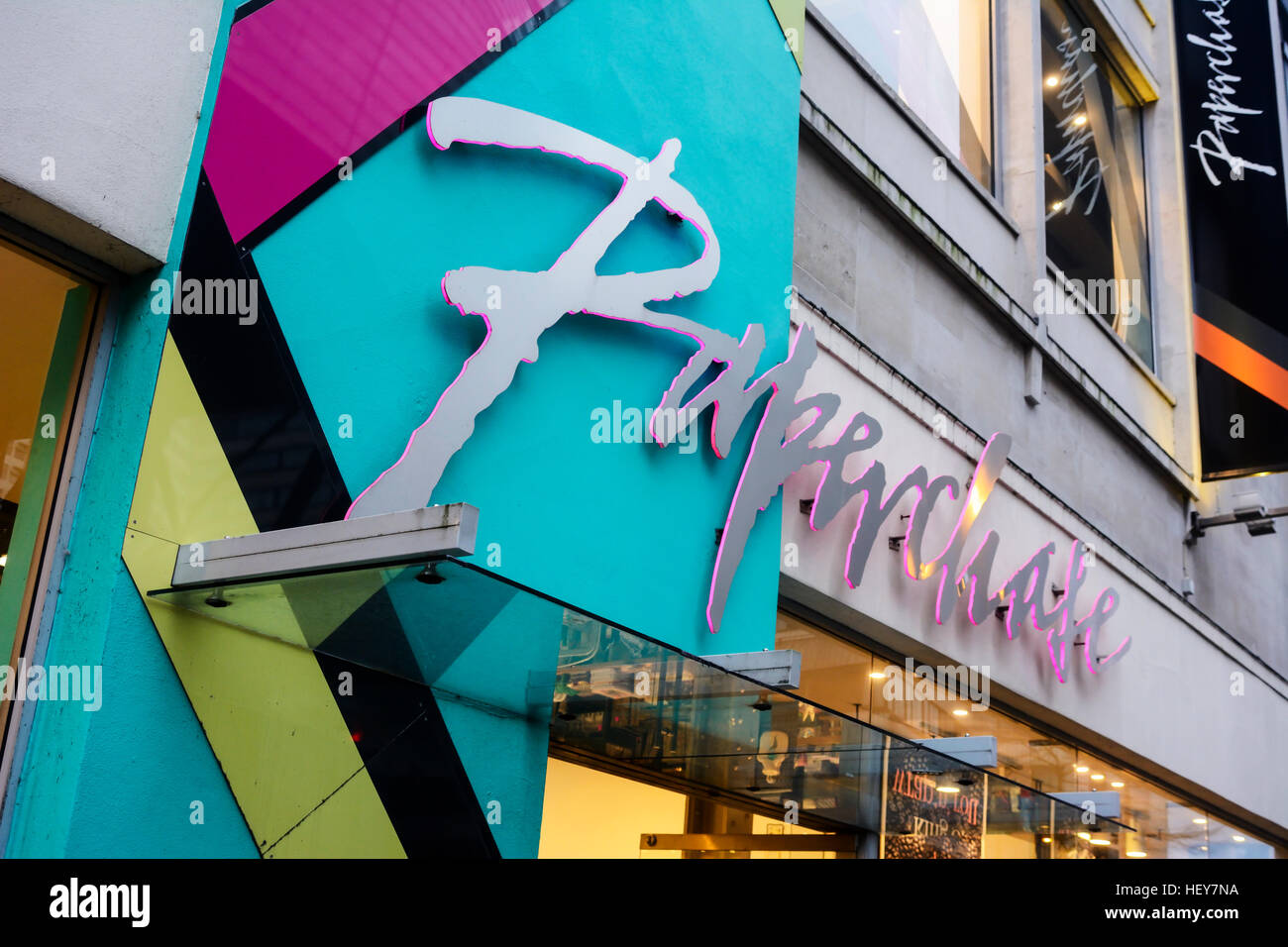 Paperchase sign hi-res stock photography and images - Alamy