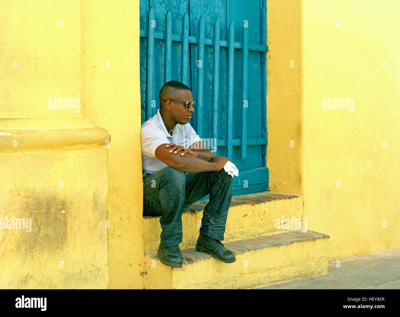 Man resting in shade hi-res stock photography and images - Alamy