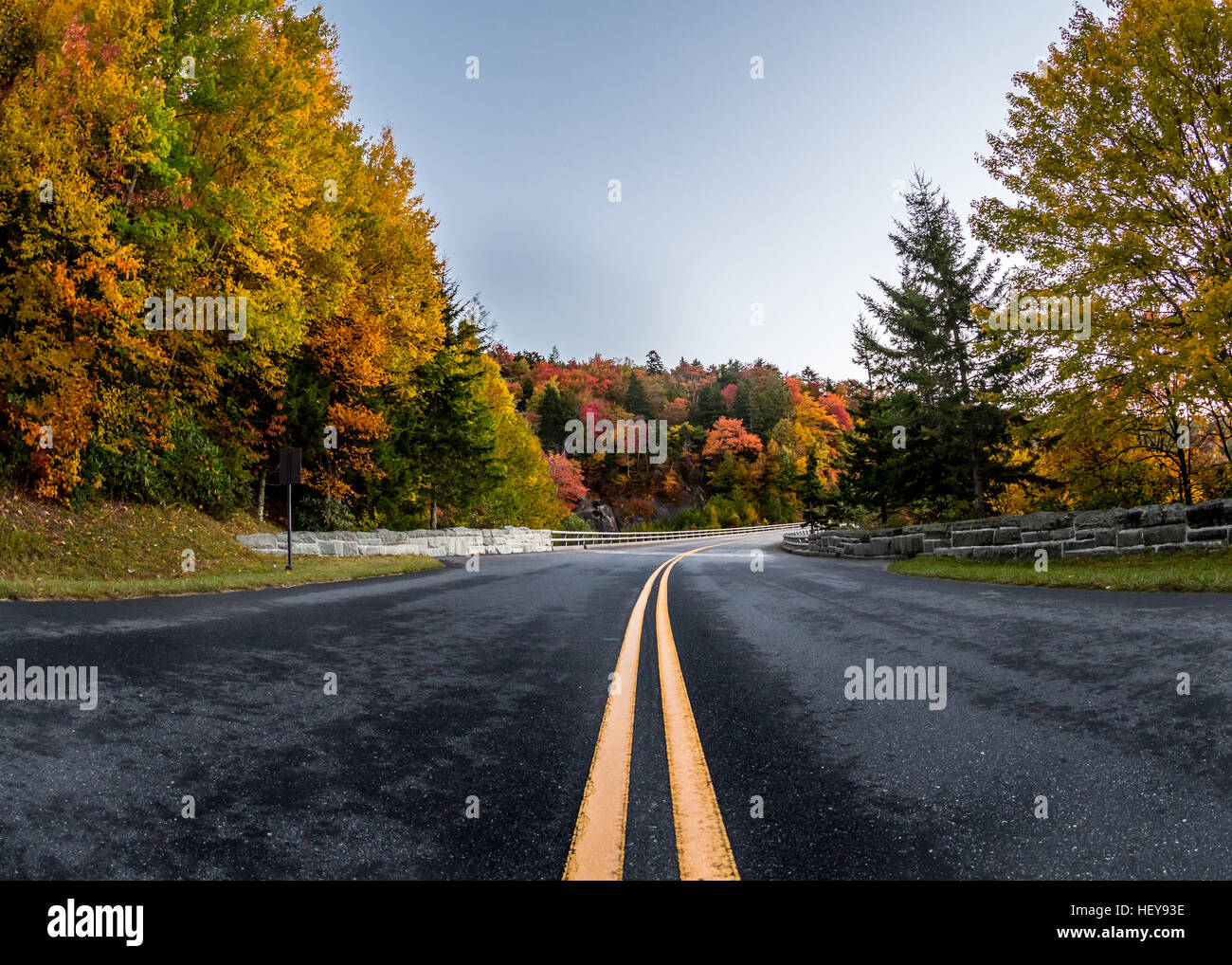 Blue ridge parkway curves hi-res stock photography and images - Alamy
