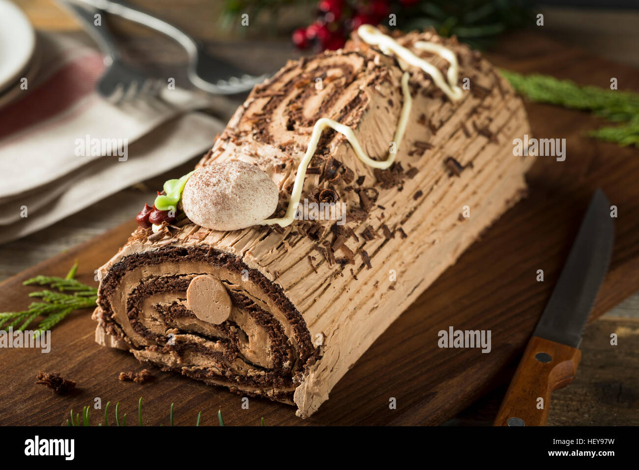 Yule log cake hi-res stock photography and images - Alamy
