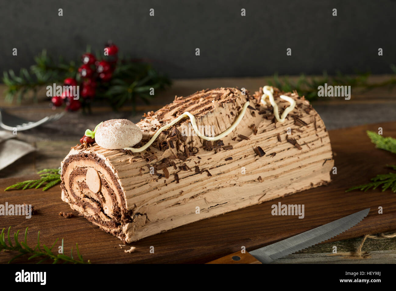 Yule log cake hi-res stock photography and images - Alamy