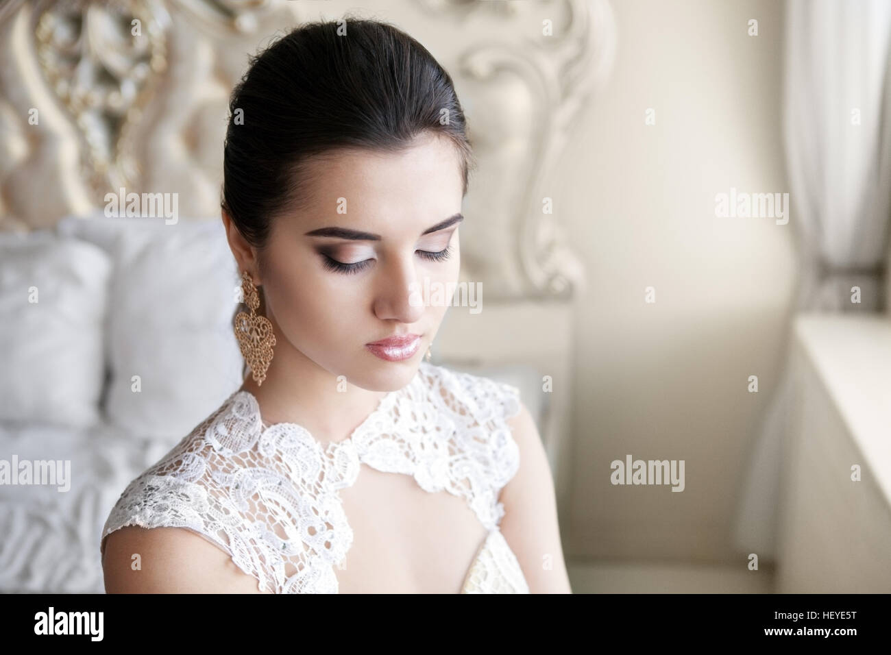 Pretty bride with the nice makeup Stock Photo - Alamy