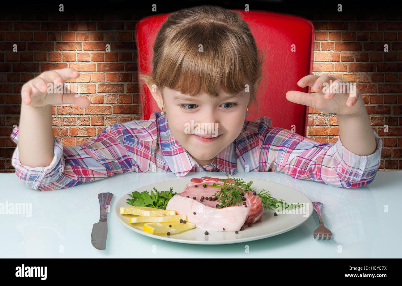 Hungry child hi-res stock photography and images - Alamy