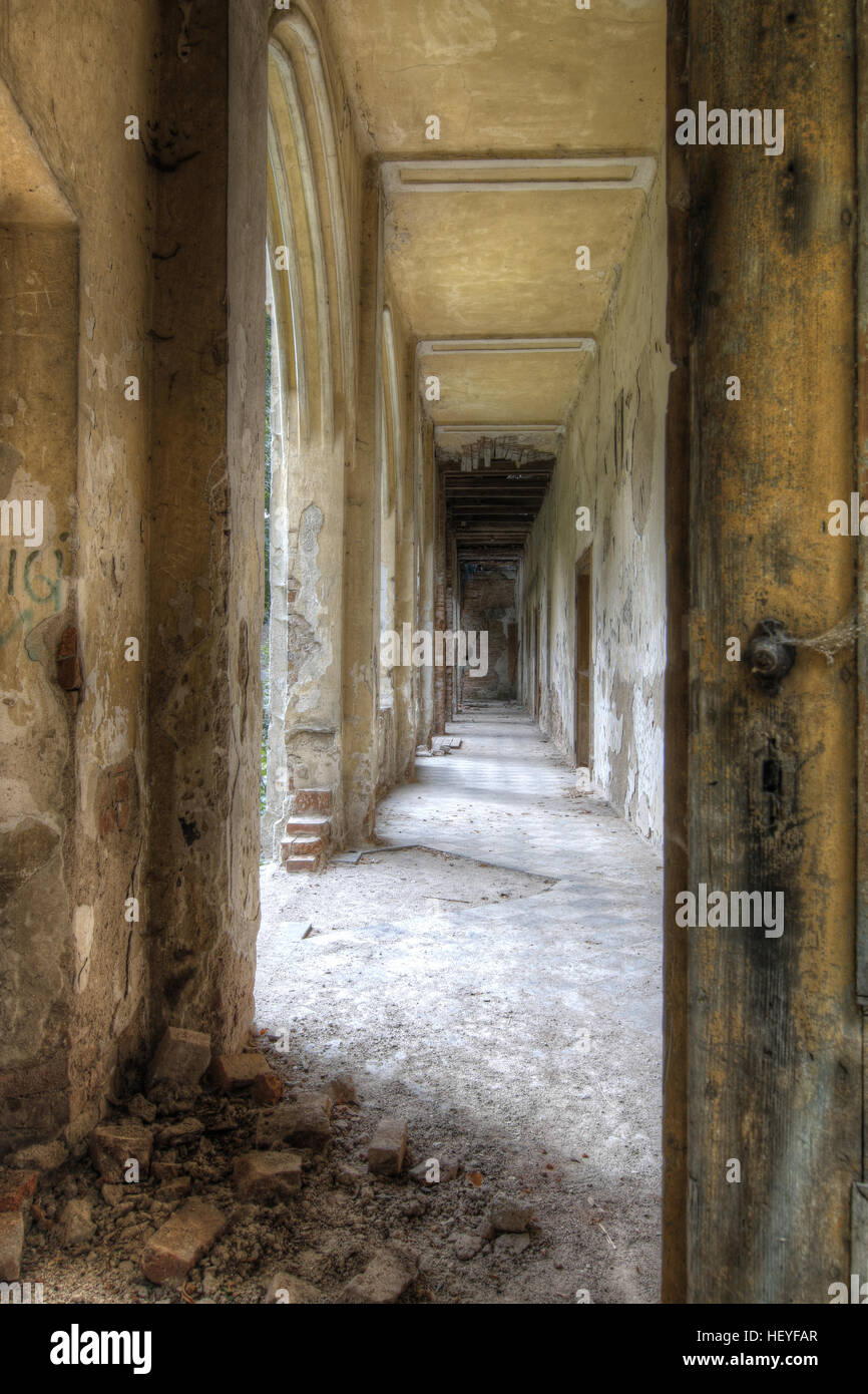 Interior of the abandoned building - derelict Stock Photo - Alamy