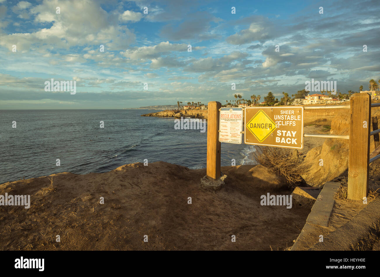 Dangerous cliffs warning sign hi-res stock photography and images - Alamy
