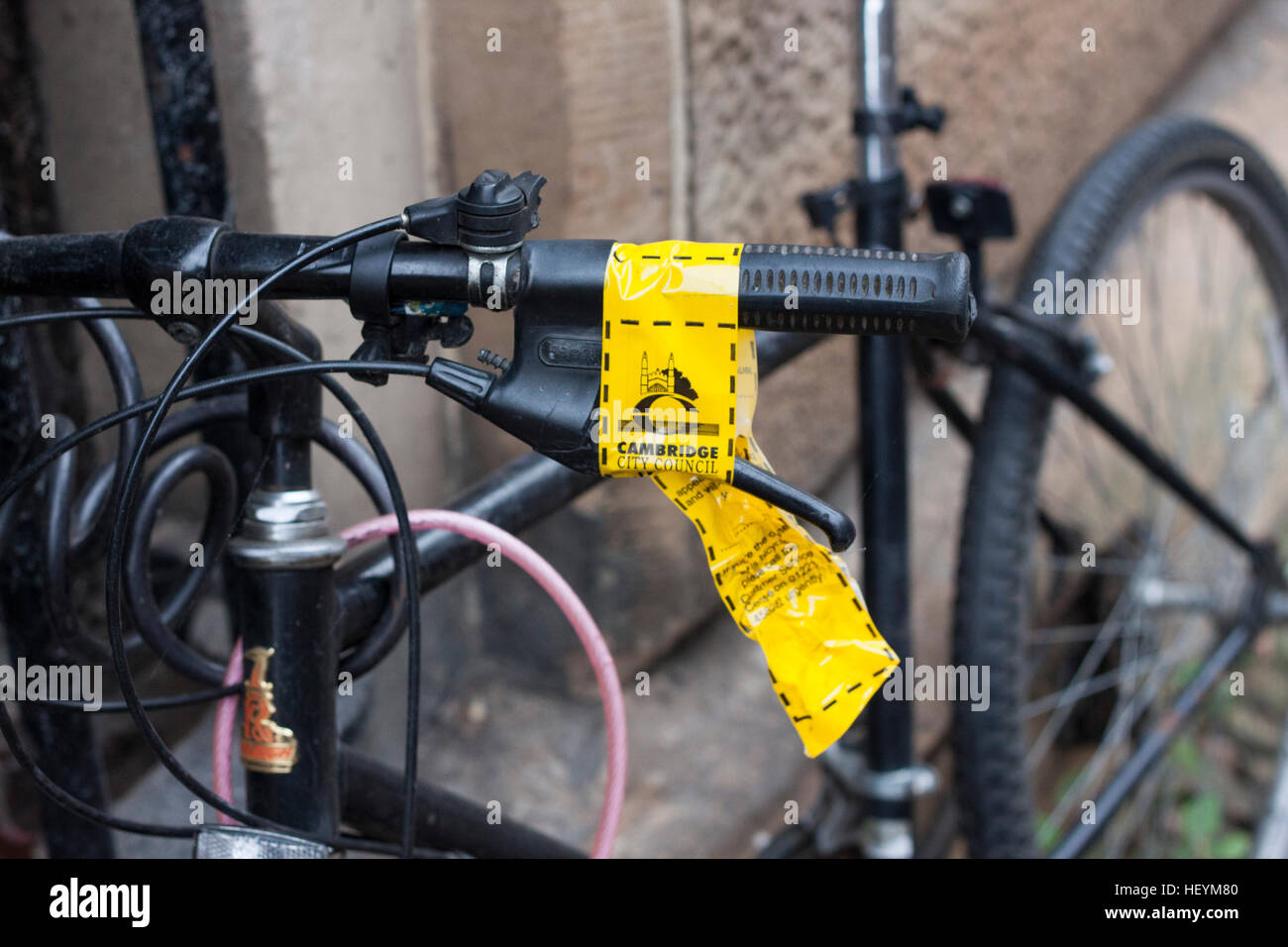 Bicycle parking ticket, Cambridge 24/12/16 Stock Photo - Alamy