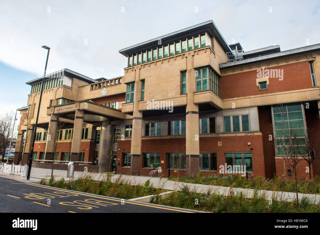 Sheffield Crown Court Building at West Bar in Sheffield Stock Photo - Alamy
