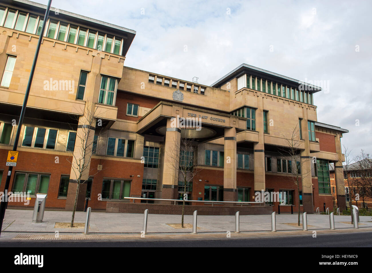 Sheffield Crown Court Building at West Bar in Sheffield Stock Photo - Alamy
