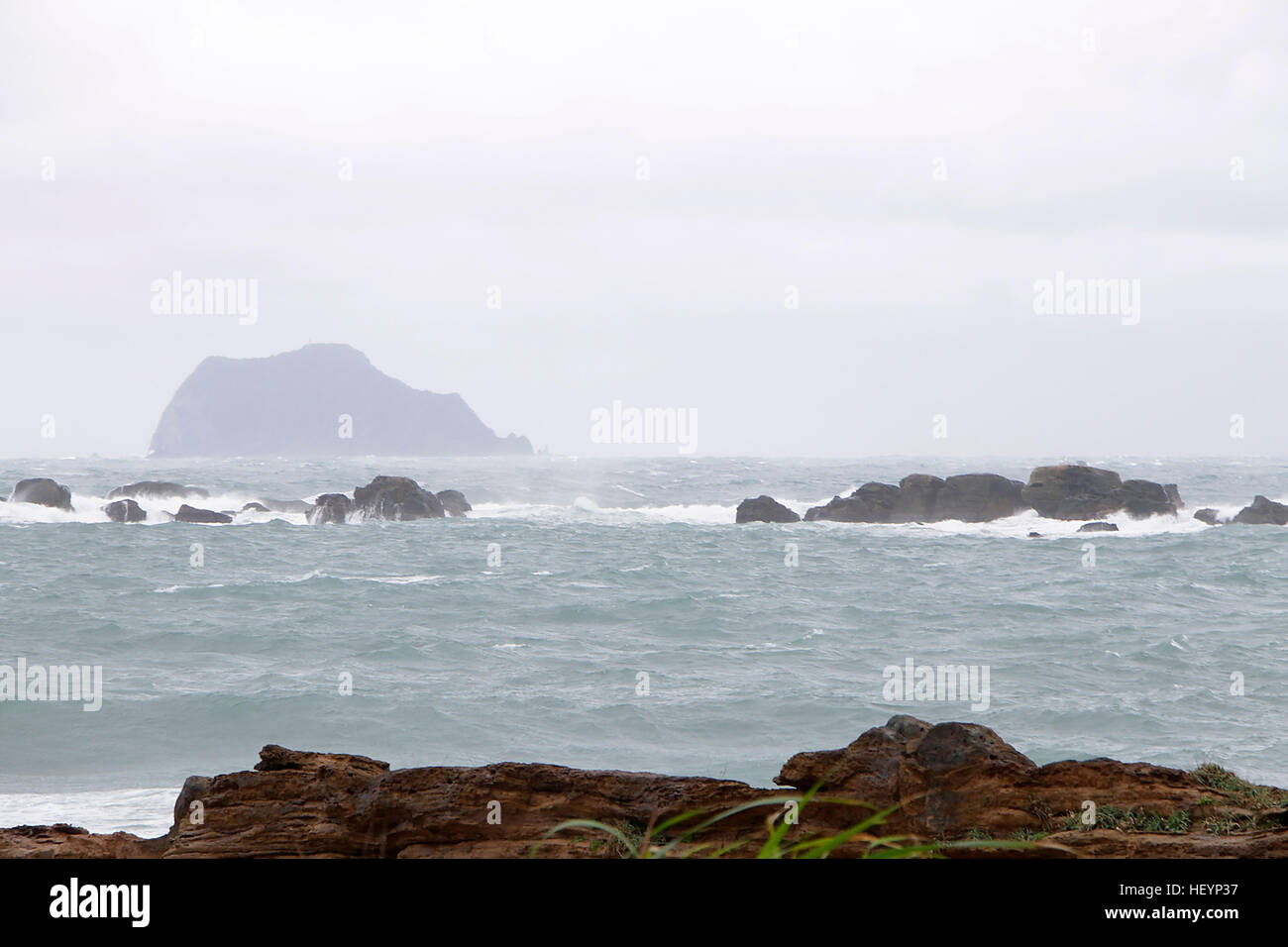 Crash wave hi-res stock photography and images - Alamy