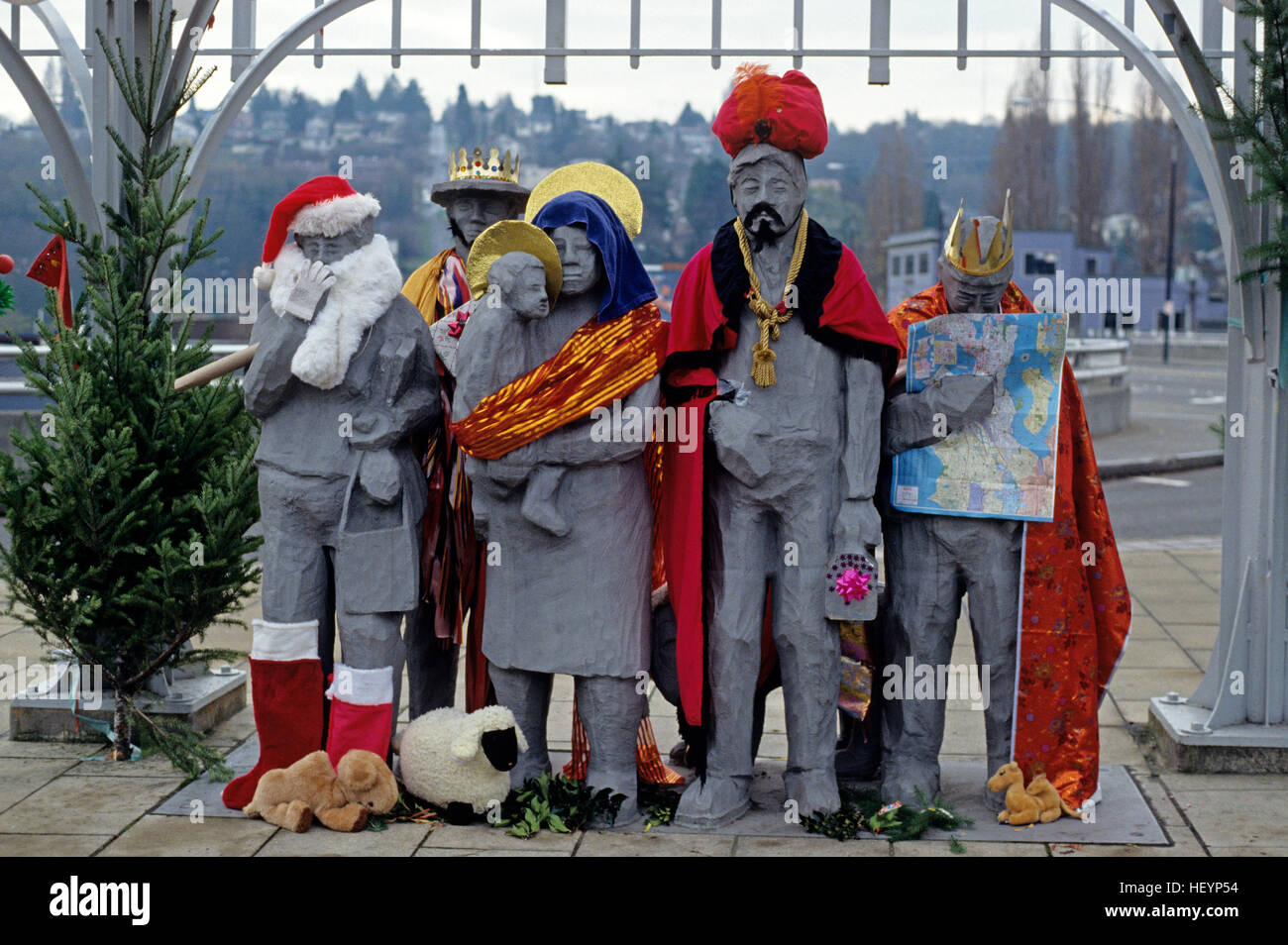 Fremont statues "Waiting for the Interurban" Artist Richard Beyer with ...