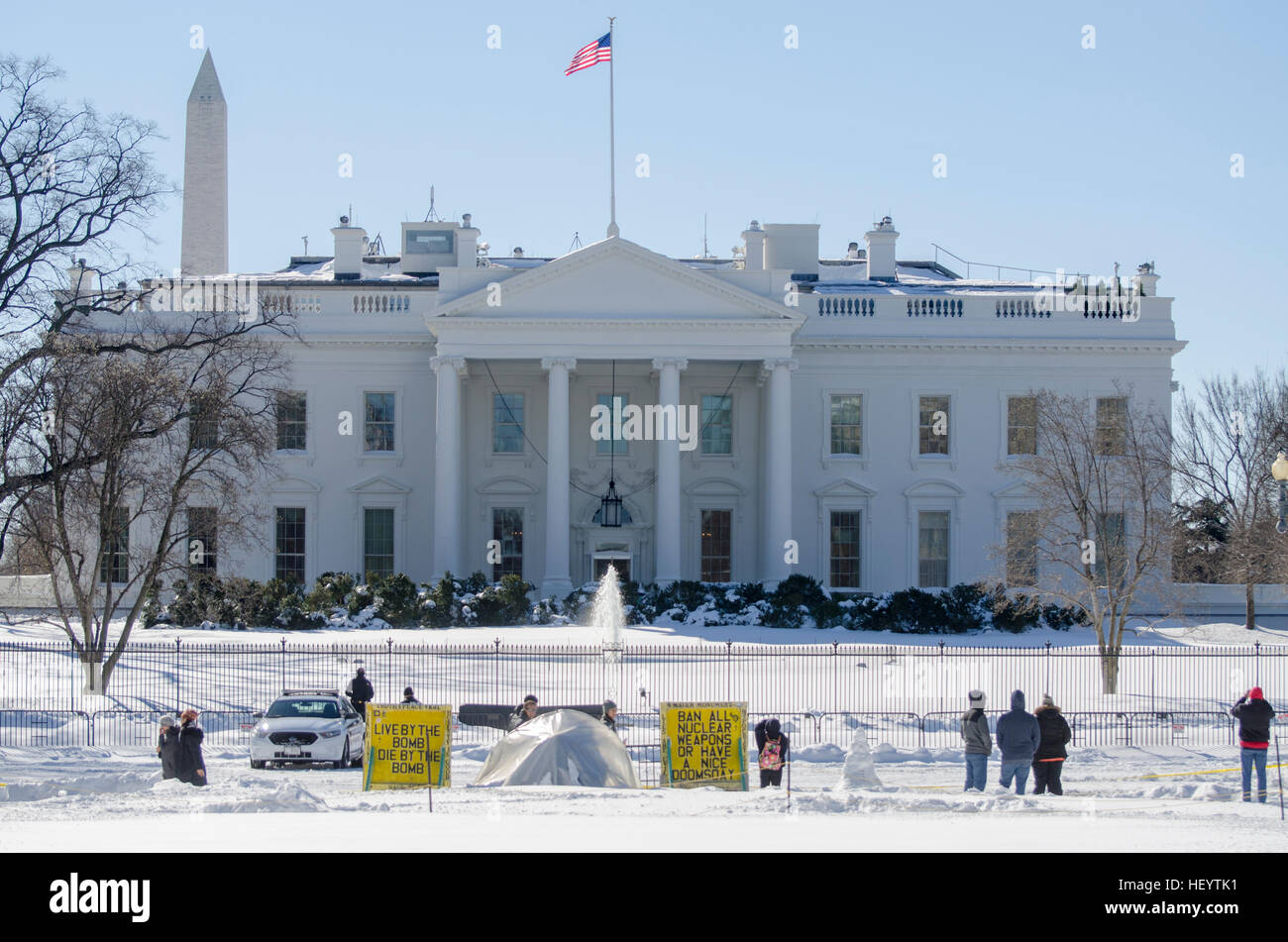 The white house north portico hi-res stock photography and images - Alamy