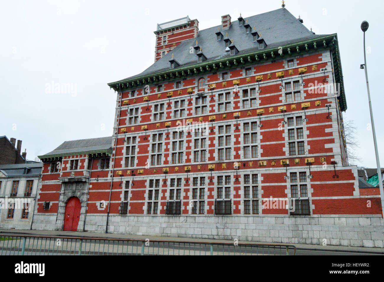 Red brick facades hi-res stock photography and images - Alamy