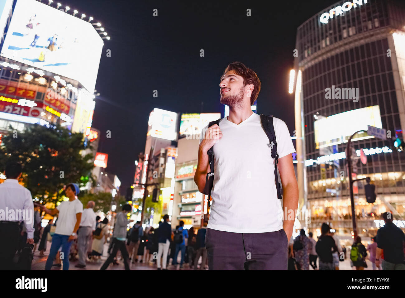 Caucasian man enjoying sightseeing in Tokyo, Japan Stock Photo - Alamy
