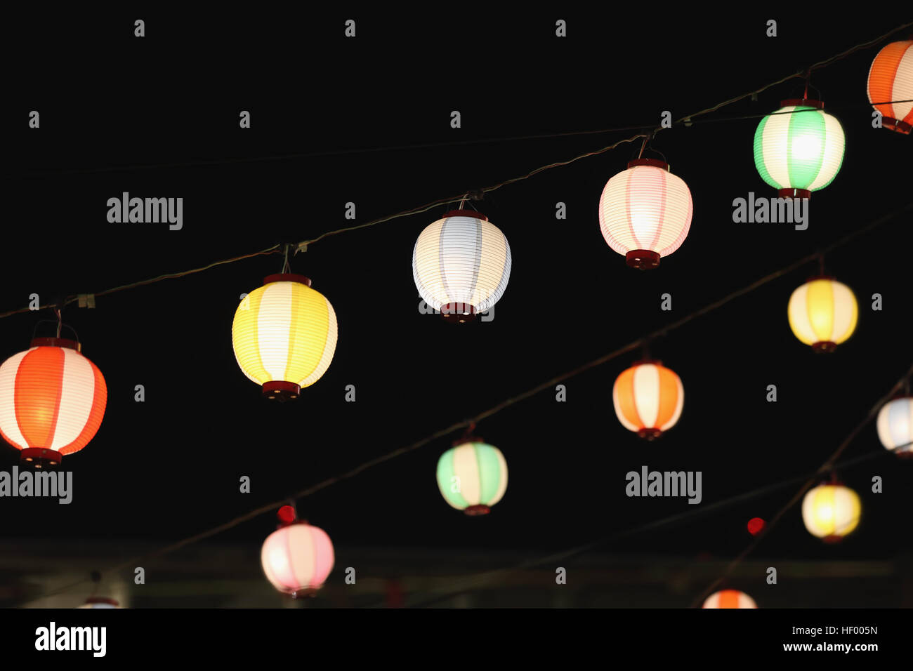 Traditional japanese paper lanterns hi-res stock photography and images ...