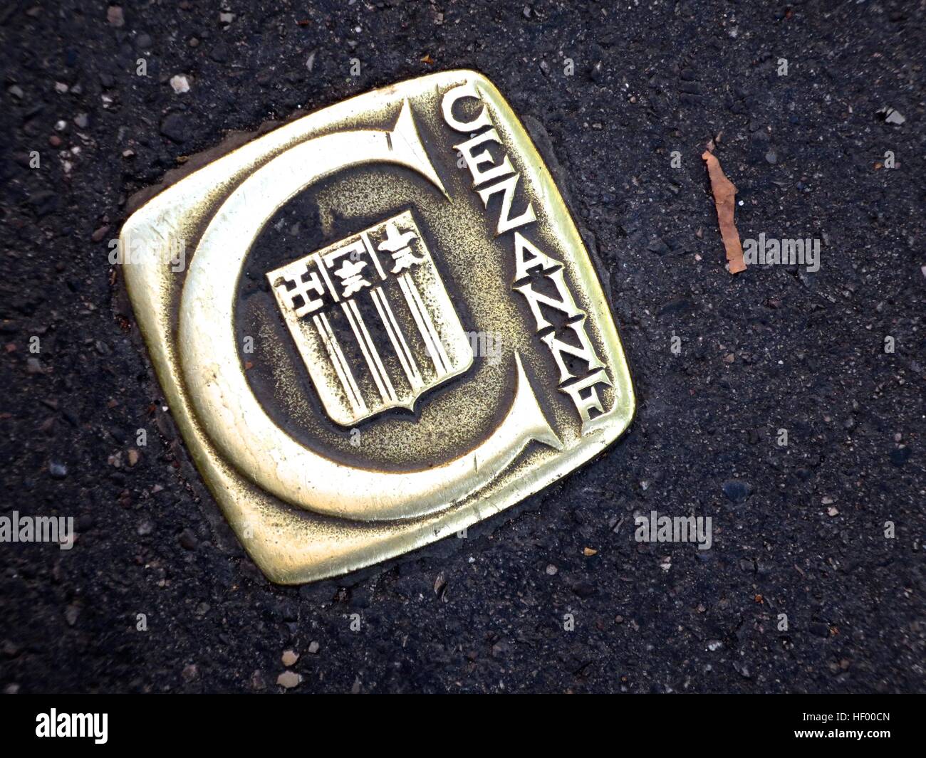 cezanne street plaque emblem logo gold road Stock Photo - Alamy