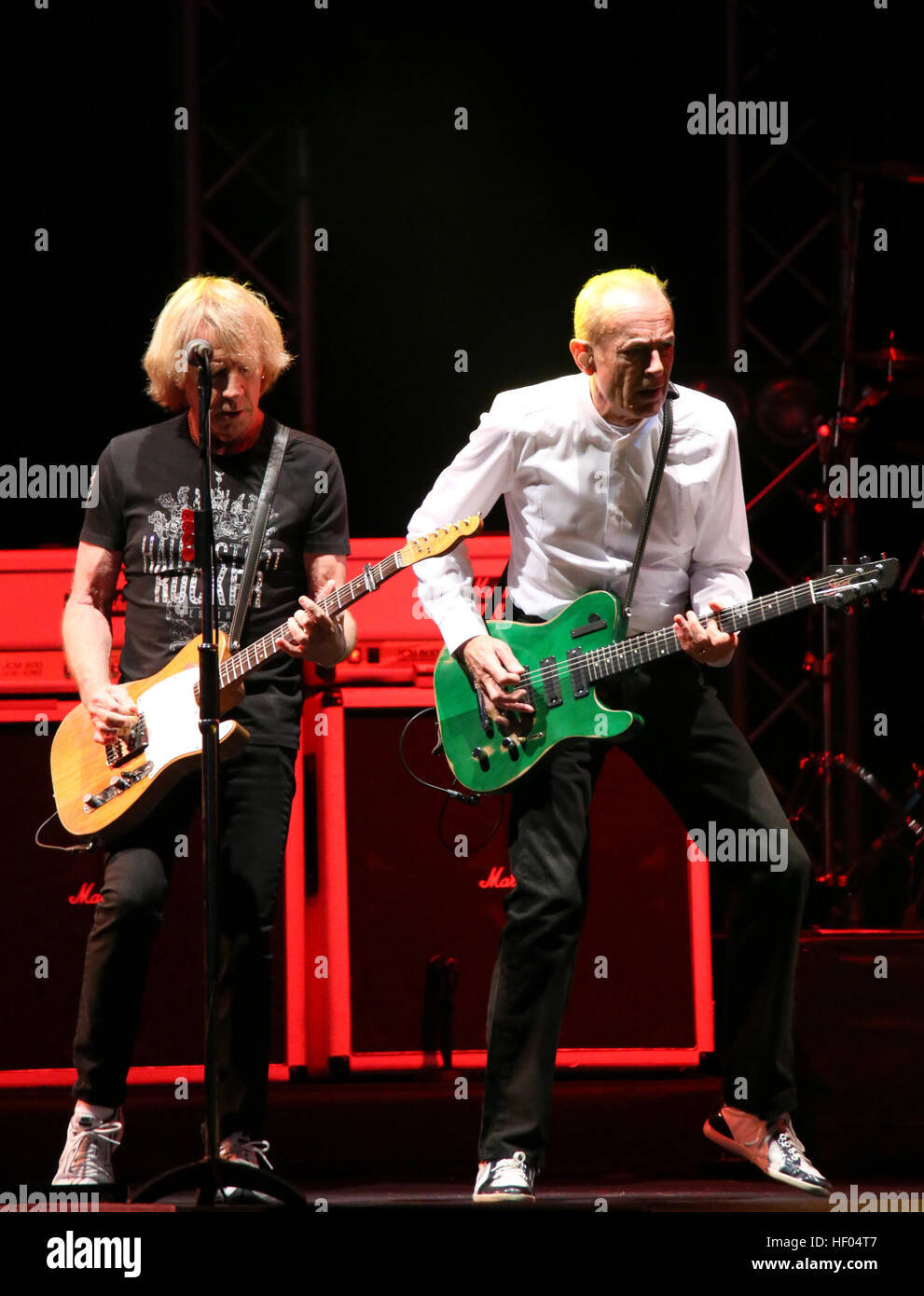 Status quo guitarist rick parfitt hi-res stock photography and images ...