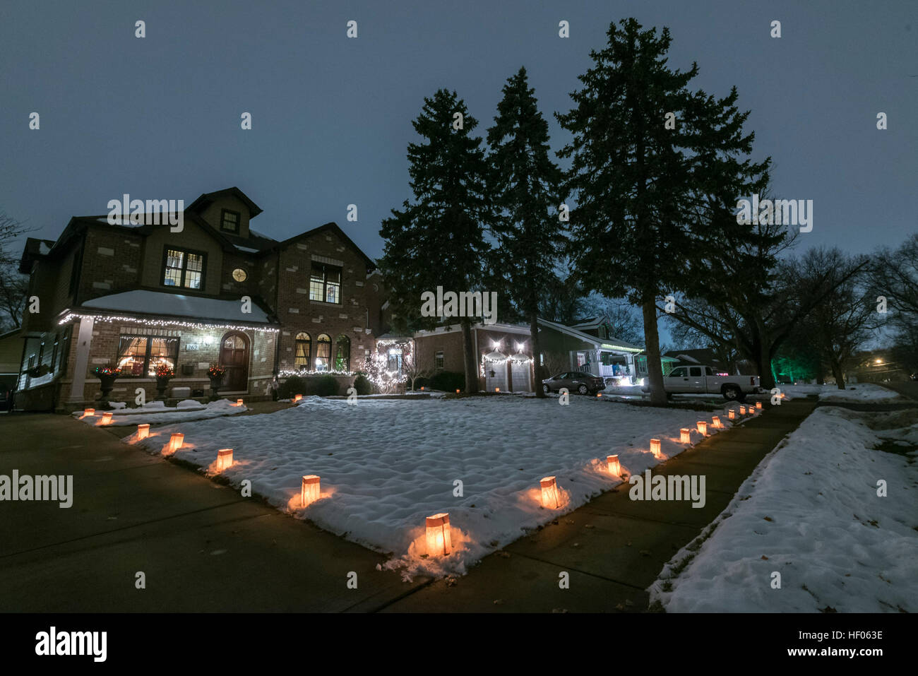 Christmas luminaria lighting hi-res stock photography and images - Alamy