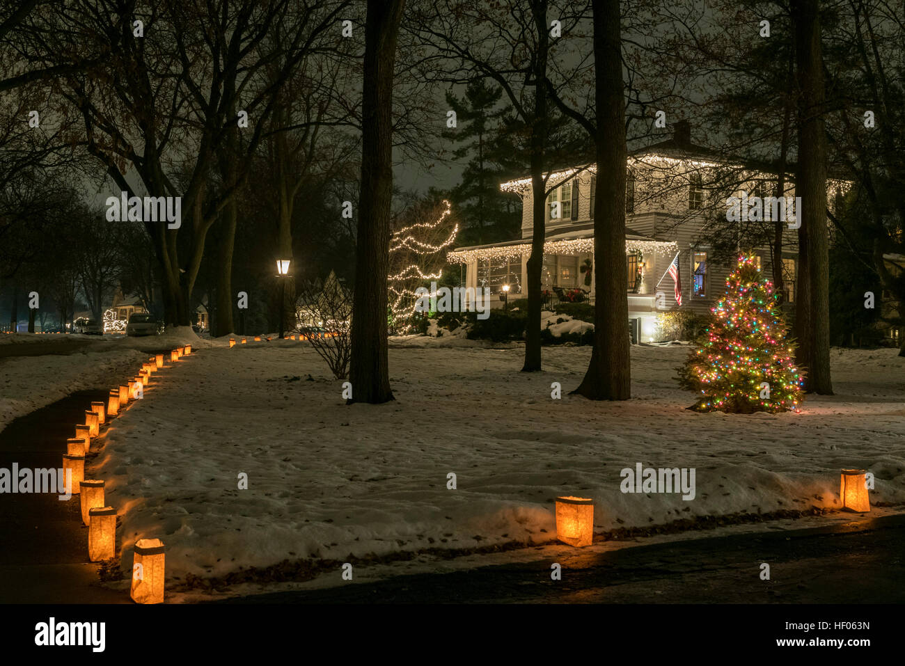 Chicago, USA. 24 December 2016. The annual tradition of lighting ...