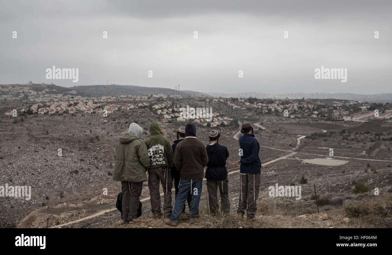 Beijing, China. 16th Dec, 2016. Jewish boys look at a settlement from ...