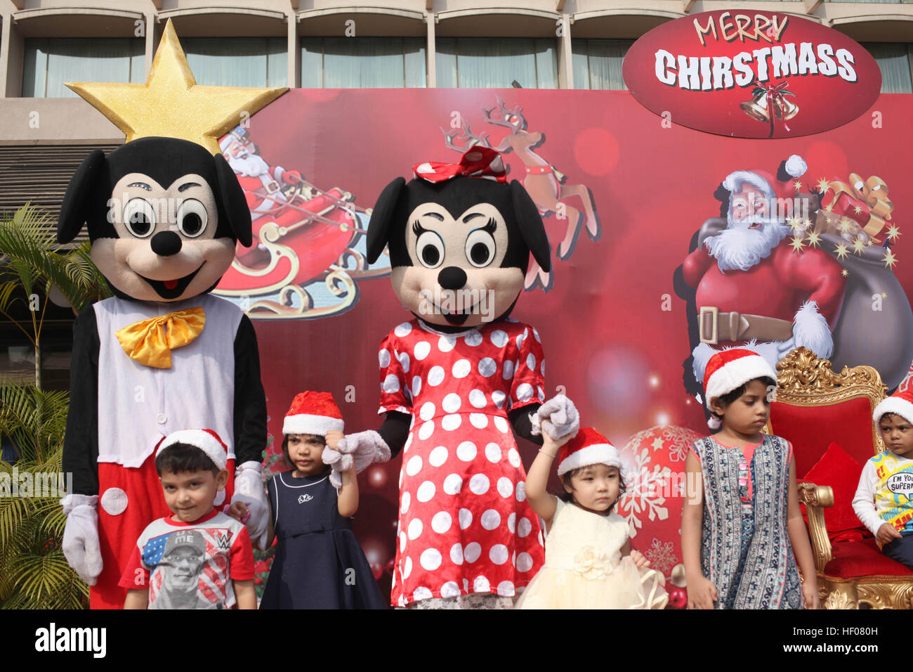 Dhaka, Bangladesh. 25th Dec, 2016. Bangladeshi people celebrate ...