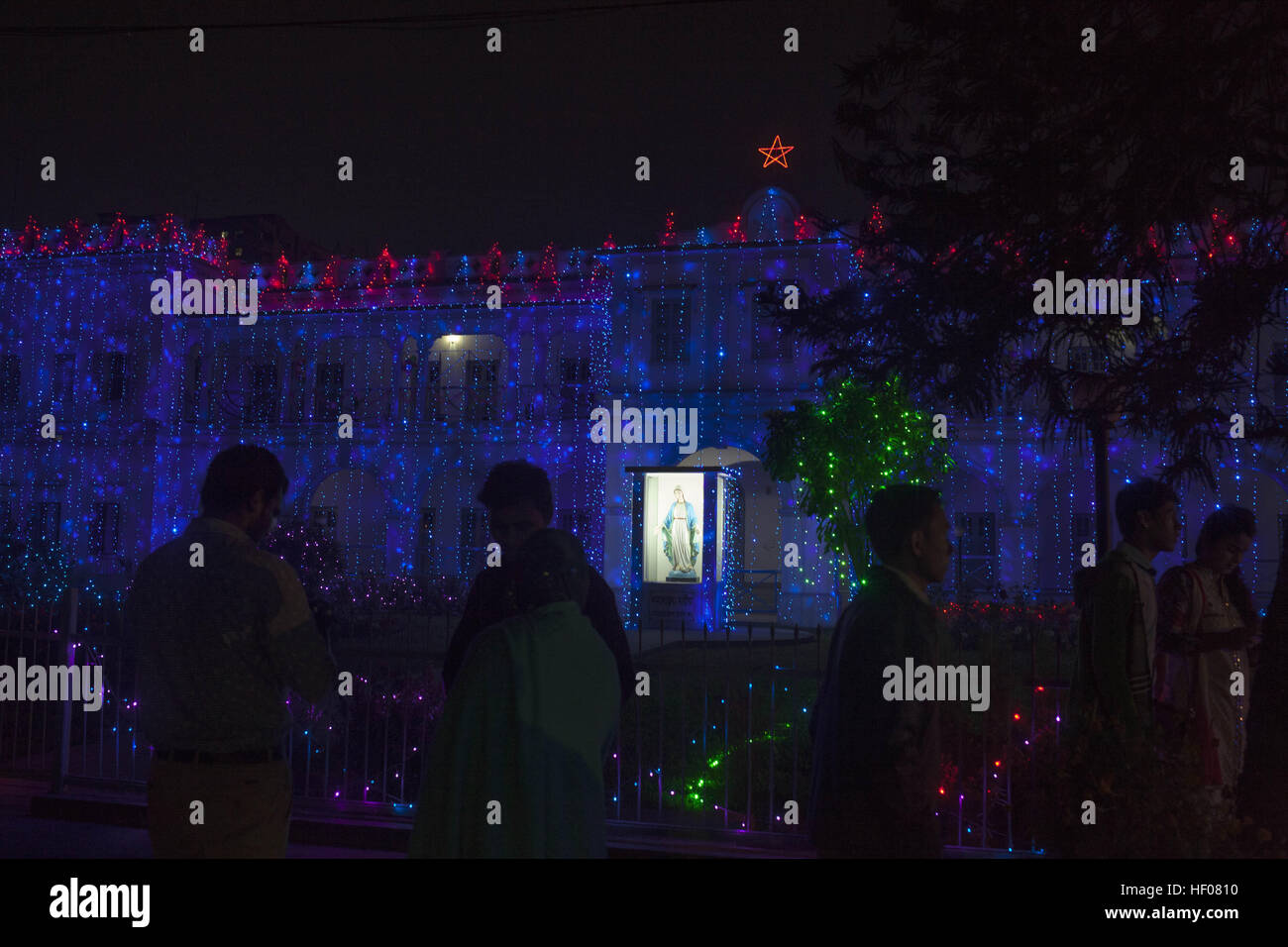 Dhaka, Bangladesh. 25th Dec, 2016. Bangladeshi people celebrate ...