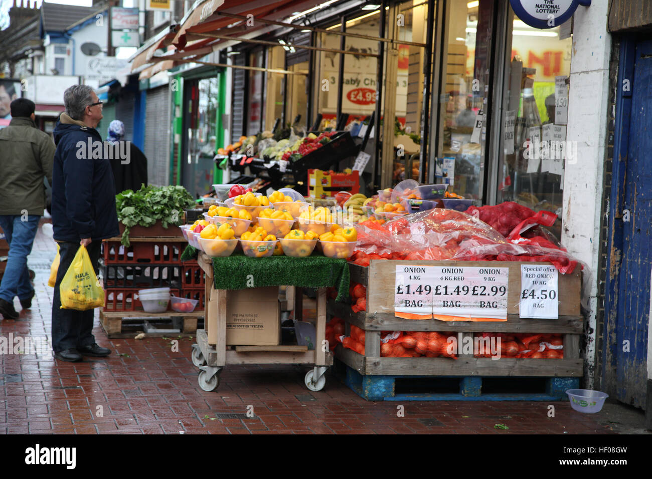Luton, UK 25 Dec 2016 - Shops are open as normal for business on ...
