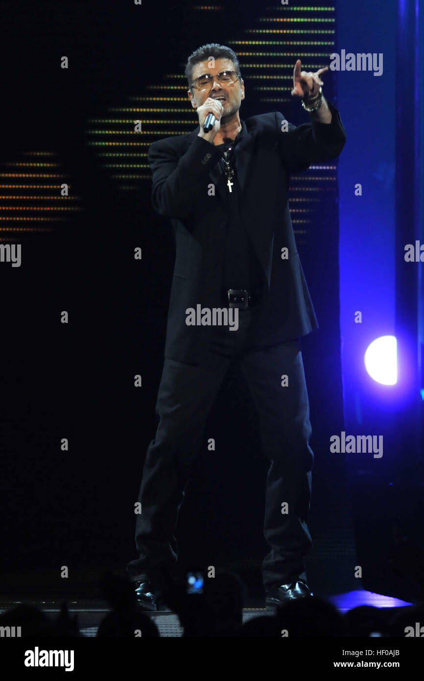 FILE PICS: Sunrise, FL, USA. 3rd Aug, 2008. Singer George Michael ...