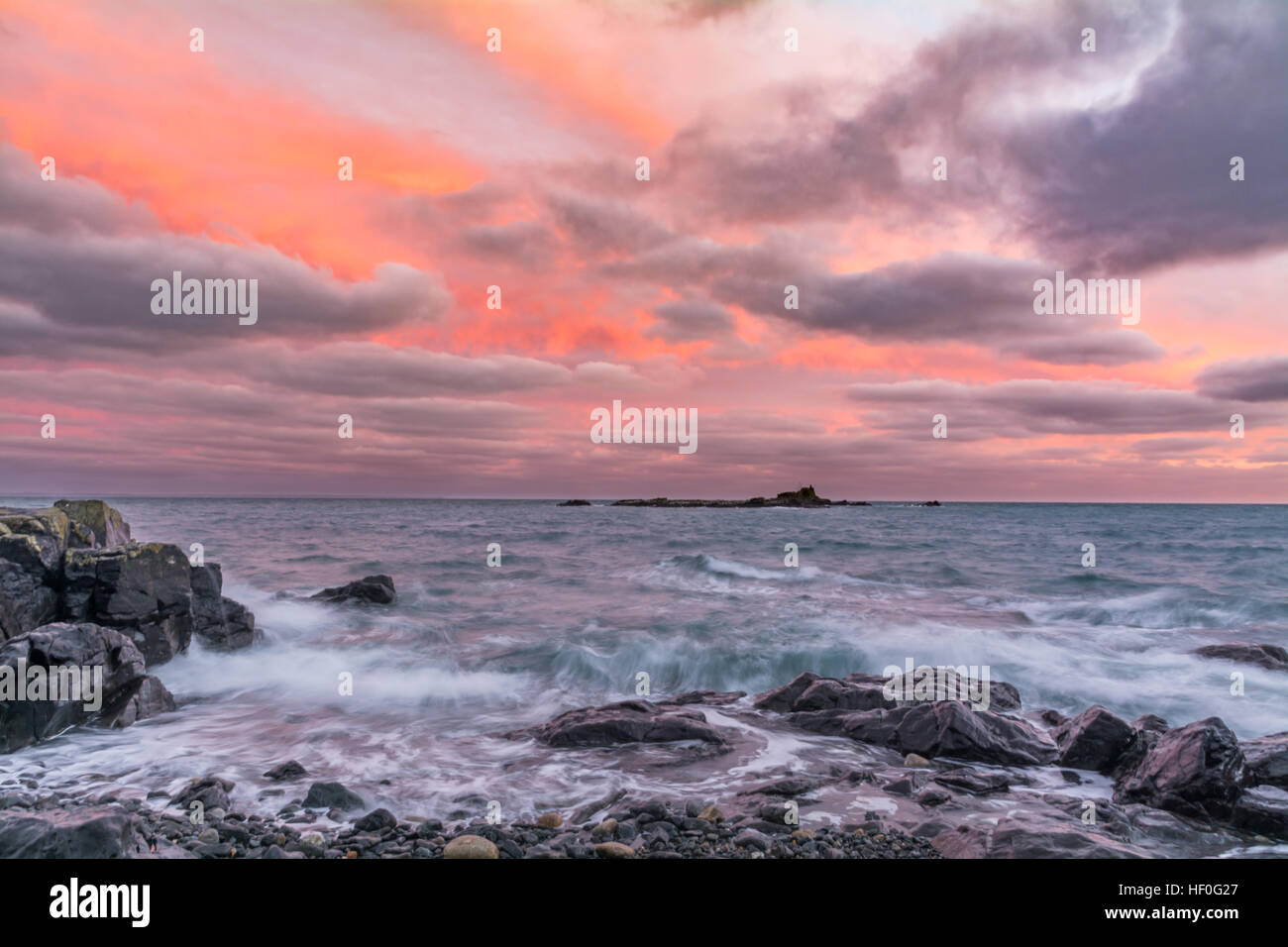 Mousehole, Cornwall, UK. 27th December 2016. UK Weather. A south ...